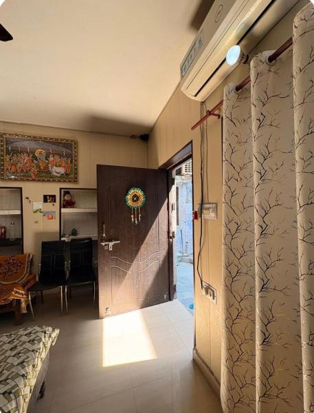 Artistic Alambagh Retreat - Lucknow