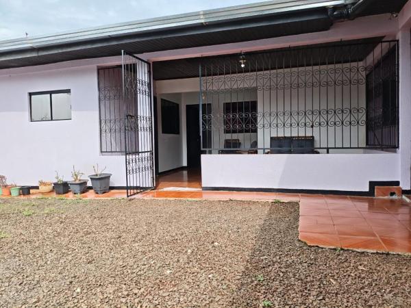 Espaço Lavanda - Quarto, Cozinha E Banheiro Privativos - Foz do Iguaçu