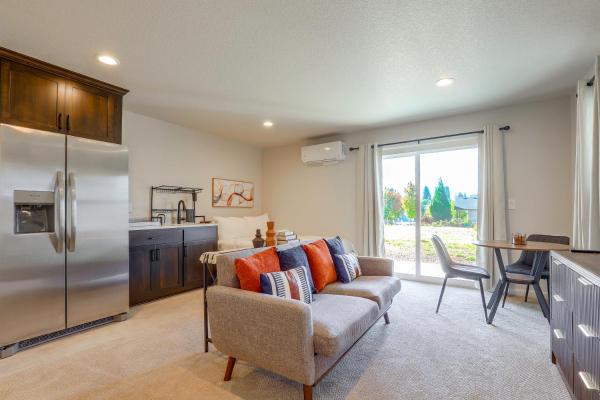 Pnw Home Base! Gresham Studio W/ Patio - Gresham, OR