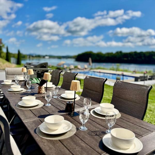 8 Beds Saratoga Waterfront Home, Heated Pool, Sauna, Fish, Boat - State of New York