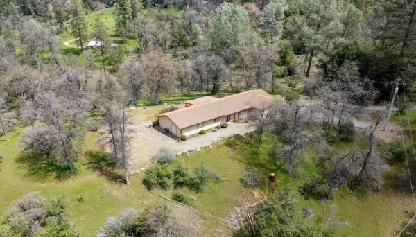 Scenic Serenity 50 Acres/hot Tub/game Room - Oakhurst, CA