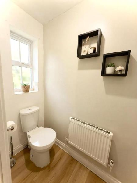 4 Bedrooms - The Family Haven With Parking Near Airport - Southampton