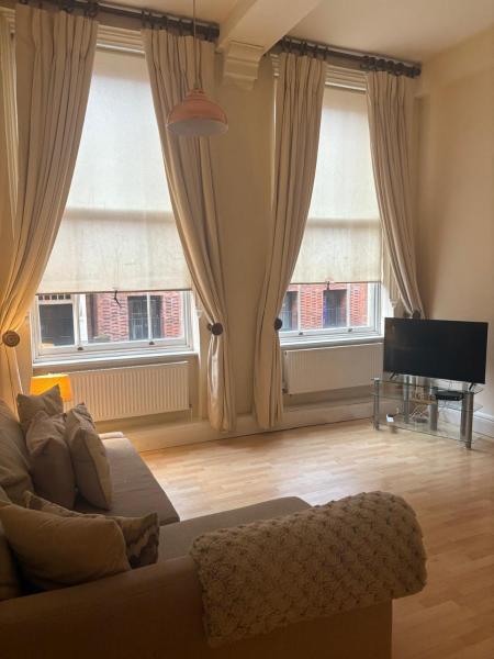 Super Central, Super Spacious City Centre Apartment, Parking, Sleeps 6 - Nottingham