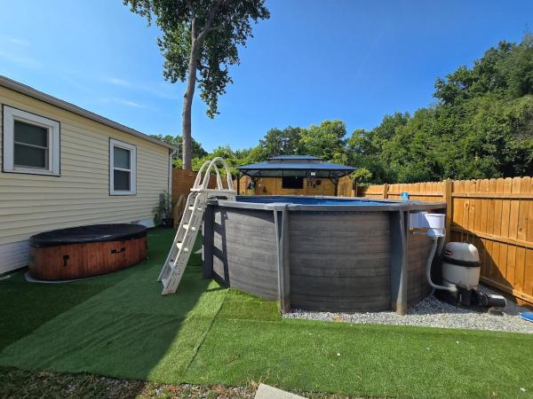 Modern Oasis Near Clt Airport Hot Tub And Pool - Lake Wylie, SC