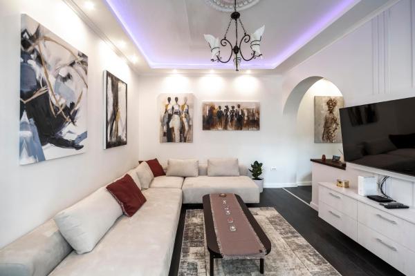 The Belfort Townhomes - Lux Salon - Belgrade