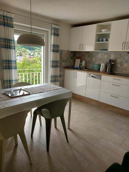 Freshly Renovated Ground-floor Apartment - Betzenstein
