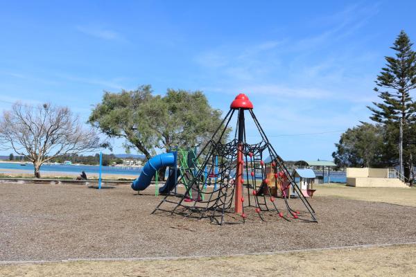 Beaches 7 - Fishpen Apartment - Pambula