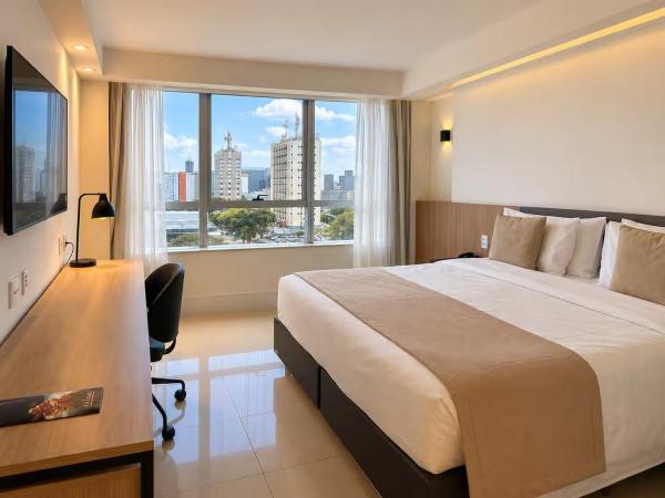 Flat Particular No Tryp - Piscina Aquecida - Estacionamento - Frente Ao Shopping - Tv - Wifi - Ar Cond - Serviço De Quarto - Brasil