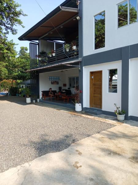 Timo's Place Guest House B & B - Puerto Princesa