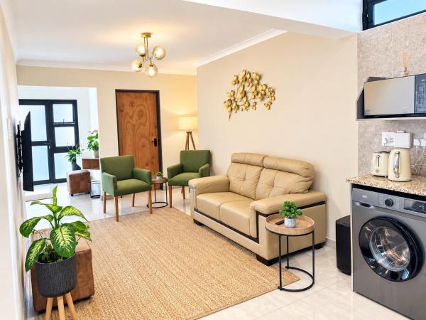 Esmeralda Self Catering Apartment - Windhoek