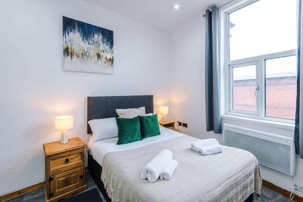 2 Bed Manchester Free Parking Sleeps 4 - Oldham