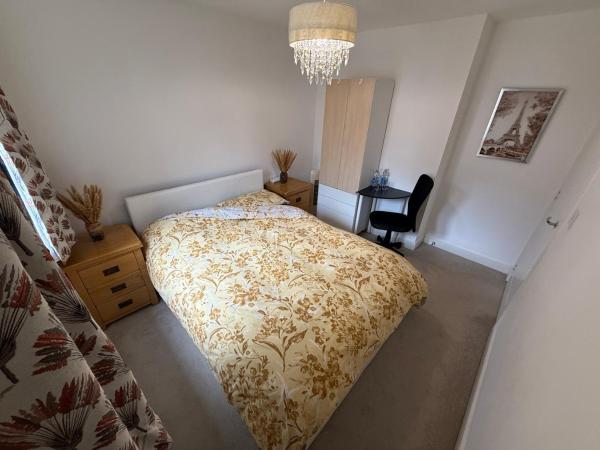 The Trinity - Double Bed Room With Private Bathroom - 4 Piece Suite,m40 Access - Maidenhead