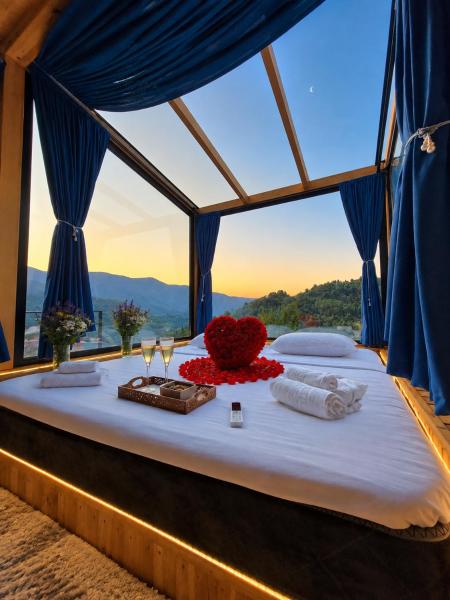 Hill House Merisi - Georgia