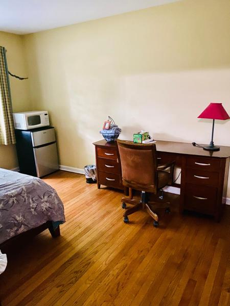 B4 A Private Room In Naperville Downtown With Desk And Wi-fi Near Everything - Bolingbrook, IL
