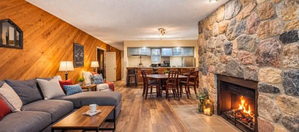 Large 2 Floor Condo, Pool Pass, Beach Club, Walk To Shanty Creek - ミシガン州