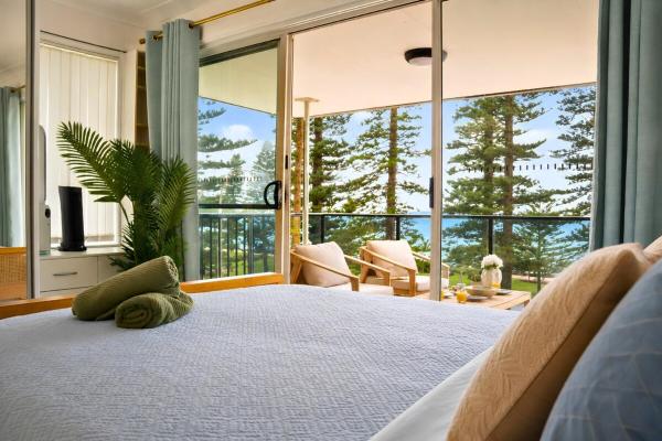 Manly 2 Bedroom Beachfront Apartment - Manly