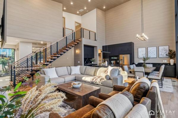 Elevate Villas Unit 4c With 10 Seat Spa, Sauna, Ski In And Out - Brian Head, UT