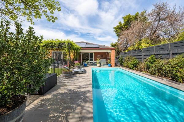 Parkdale Luxe - Pool, Pet Friendly, Close To Beach & Shops - Notting Hill