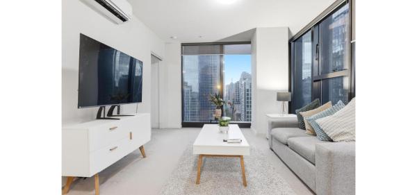 Stylish 2br Collins Street Apartment Gym Pool And Sky Cbd Views - St Kilda