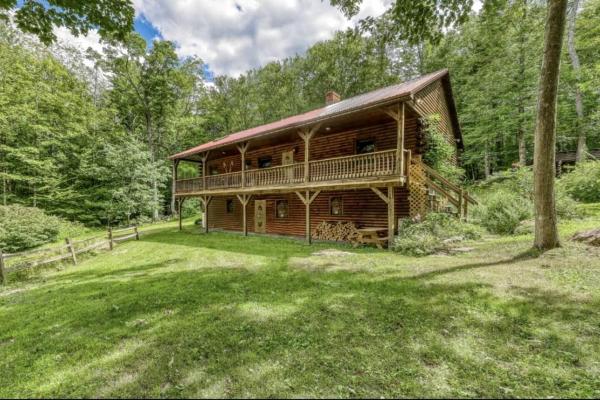 Peaceful Mountain Escape With Deck And Game Room In Jamaica, Vermont - Jamaica