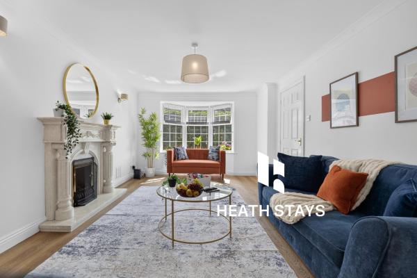 New! Large 5br 2ba Home Leicester Driveway Parking Wi-fi - Leicester