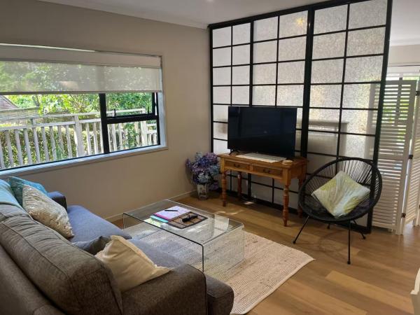 Seabatical Retreat Minutes From The Beach - ワイヘケ島
