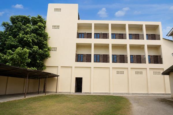 Hotel O Near Universitas Sumatera Utara Formerly Golden Cempaka Guest House - Medan