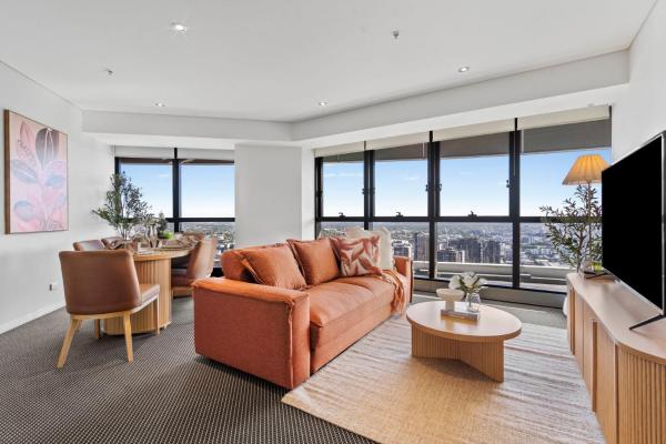 Ryeva Stays With Free Parking, Pool, Sauna, Gym & River Views - Brisbane
