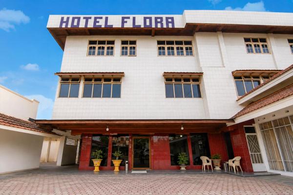 Hotel O Near Rs Awal Bros Sudirman Formerly Flora Hotel - Pekanbaru