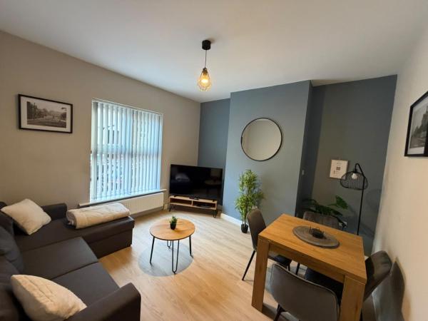 Spacious 5br Sheffield Home | City Access & Wifi - ヨークシャー