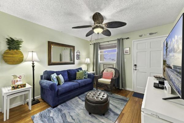 Sunset Cove One Bedroom In Treasure Island, Short - Treasure Island, FL
