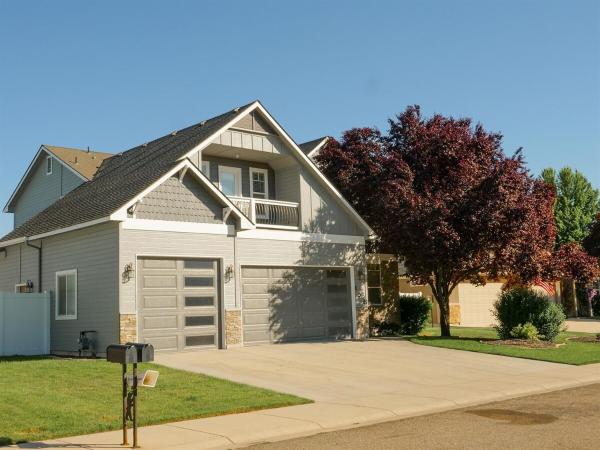 Sleeps 25 With Theater Room Near Roaring Springs - Meridian, ID