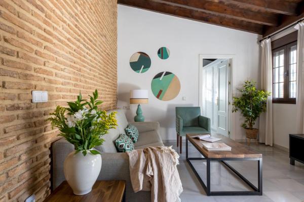 Triana Boutique Apartments By Hommyhome - Camas