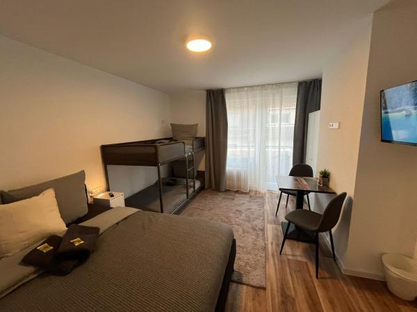 City Hub Room 12 - Mit Balkon - Karlsruhe