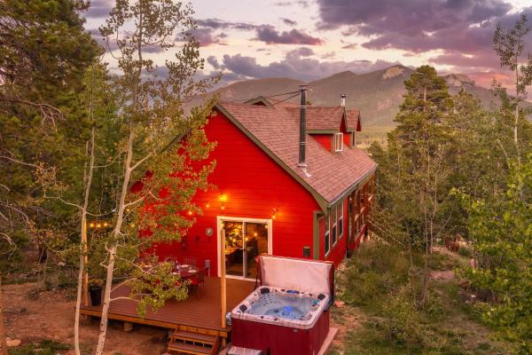 Family & Dog Welcoming Lodge With Hot Tub & Games - Nederland, CO