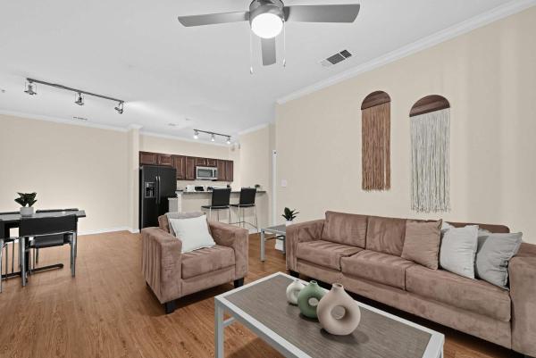 Comfortable Group Retreat Near Unt & Downtown - Denton, TX