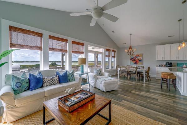 Sunset Views + Hot Tub Soaks: Topsail Beach Gem - Topsail Beach, NC