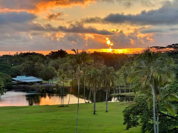 Hilo Getaway: 2br Condo W/ Pool & Incredible Views - Hilo, HI