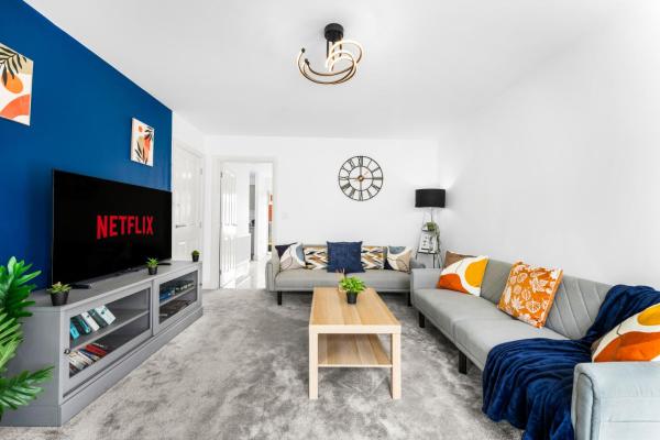 Spacious Home Sleeps8 Parking & Garden - Telford