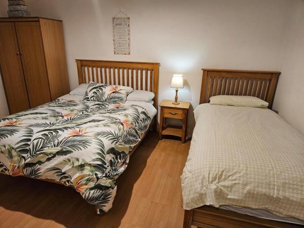 Lovely Seaside One Bedroom Apartment Westport - 梅奧郡