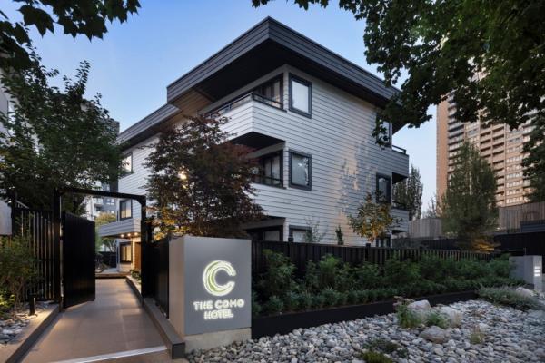 The Como Hotel - North Vancouver