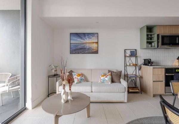 Modern Luxury Apartment In Downtown Miami - Miami Beach, FL