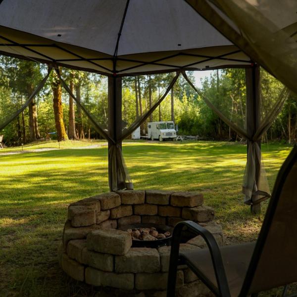 Cozy Converted Bread Truck, 5 Private Wooded Acres - Washington