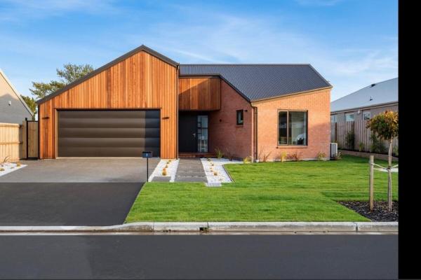 Modern Family Home In Peaceful Halswell - Lincoln