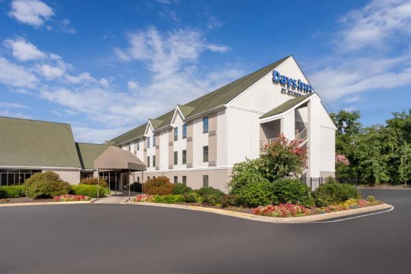 Days Inn By Wyndham Lanham Washington Dc - Largo, MD