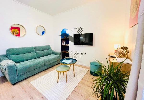 L'escale D'audry - Appartement Sur Cour Situé En Plein Coeur De Ville - Rochefort, France