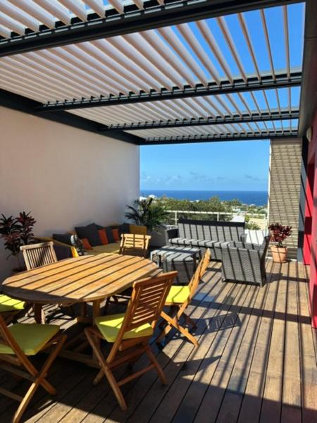 Duplex With Sea And Mountain Views And Pool - Saint-Pierre