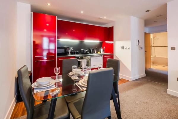 Central 2br Flat - Free Parking - Fast Wi-fi - Smart Tv - Brístol