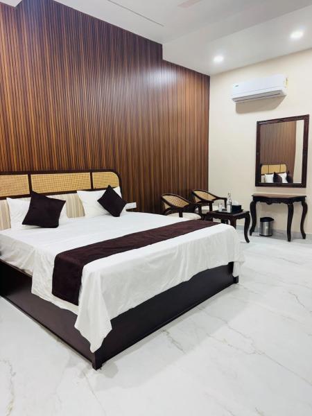 Hotel Velmont - Bathinda
