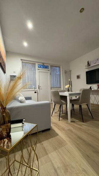 Aurora Home Elegant Modern Vacation Home - Calenzano